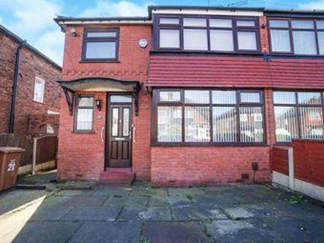 3 Bedrooms Semi detached house for sale in Dorchester Road, Swinton, Manchester M27