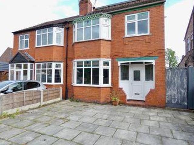 3 Bedrooms Semi detached house for sale in Dorclyn Avenue, Urmston, Manchester M41