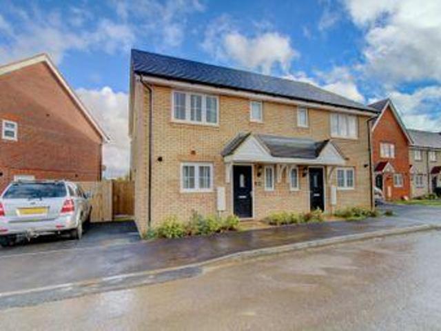 3 Bedrooms Semi detached house for sale in Davy Drive, Shefford SG17