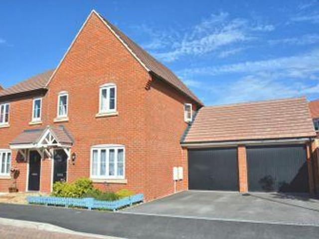 3 Bedrooms Semi detached house for sale in Dan Read Parade, Didcot OX11
