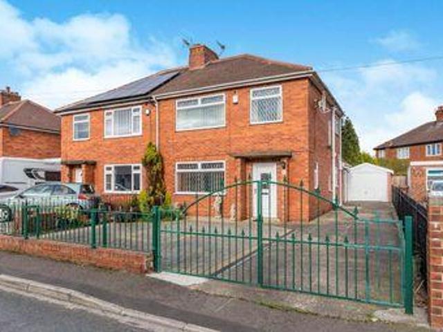 3 Bedrooms Semi detached house for sale in Darkfield Lane, Pontefract WF8