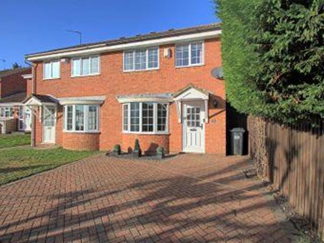 3 Bedrooms Semi detached house for sale in Delfcroft, Ware SG12