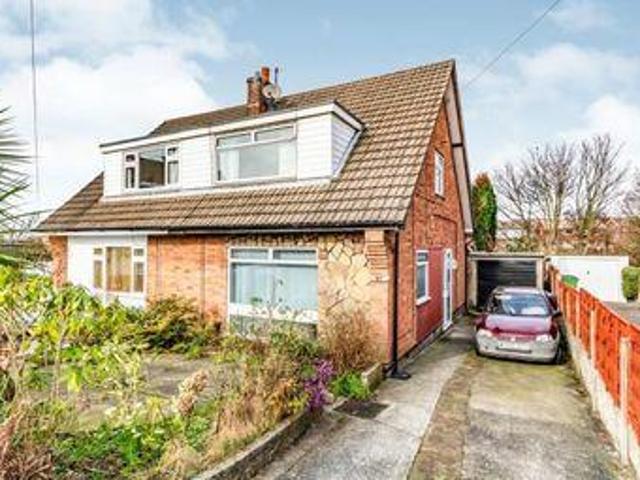 3 Bedrooms Semi detached house for sale in Dellside, Bredbury, Stockport, Greater Manchester SK6