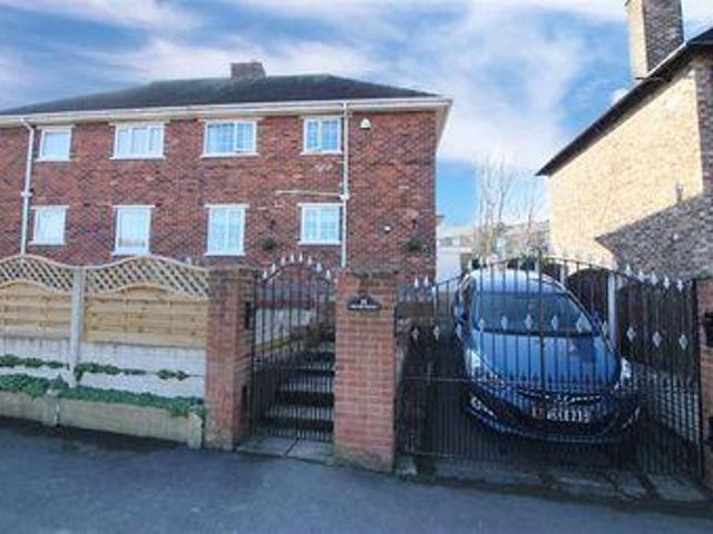 3 Bedrooms Semi detached house for sale in Delves Road, Hackenthorpe, Sheffield S12