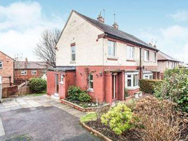 3 Bedrooms Semi detached house for sale in Denhale Avenue, Wakefield WF2