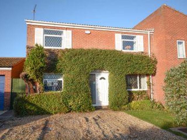 3 Bedrooms Semi detached house for sale in Denton Drive, West Bridgford, Nottingham NG2