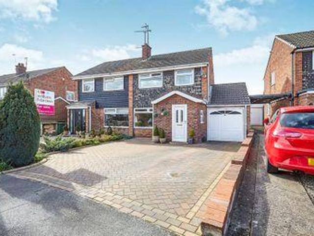 3 Bedrooms Semi detached house for sale in Derrymore Road, Willerby, Hull HU10