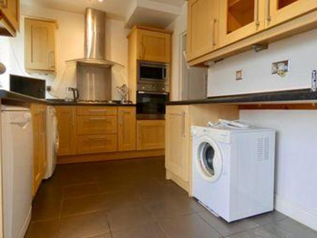 3 Bedrooms Semi detached house for sale in Dixon Crescent, Balby, Doncaster DN4