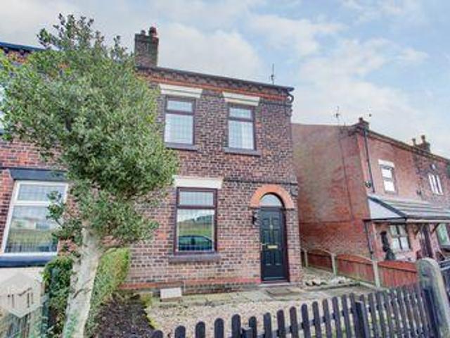 3 Bedrooms Semi detached house for sale in Dicconson Lane, Aspull, Wigan WN2