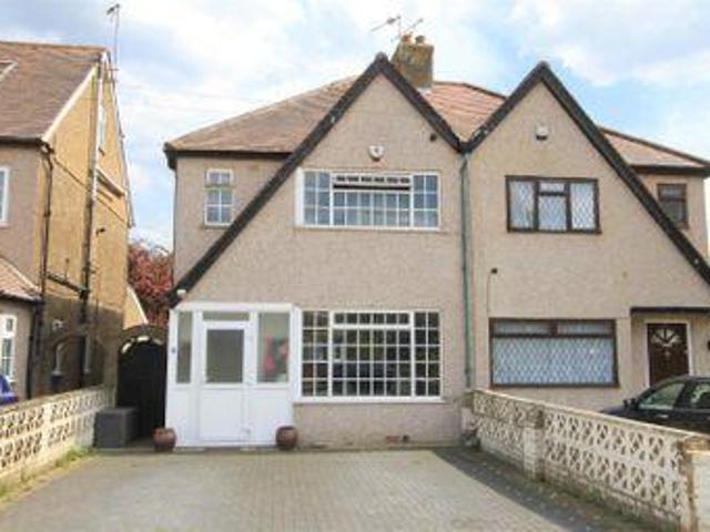 3 Bedrooms Semi detached house for sale in Dickens Avenue, Hillingdon UB8