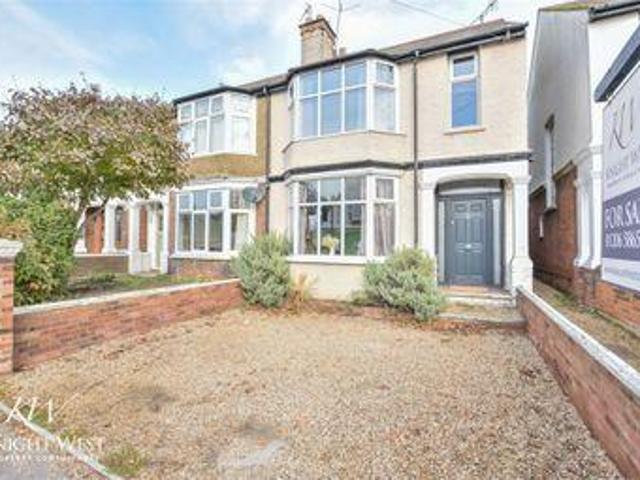 3 Bedrooms Semi detached house for sale in Drury Road, Colchester, Essex CO2