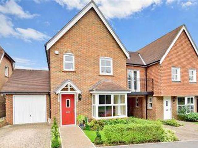 3 Bedrooms Semi detached house for sale in Drovers Lane, Pulborough, West Sussex RH20