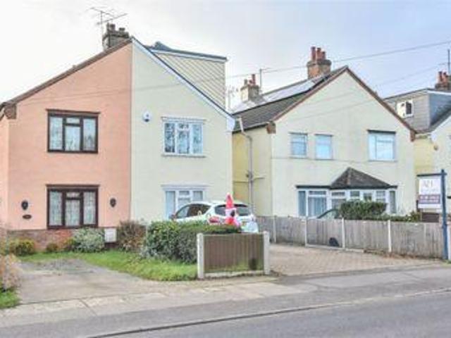 3 Bedrooms Semi detached house for sale in Dugard Avenue, Colchester, Essex CO3