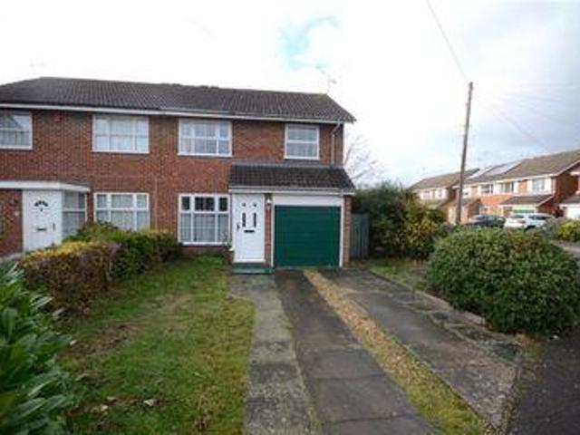 3 Bedrooms Semi detached house for sale in Dunbar Drive, Woodley, Reading RG5