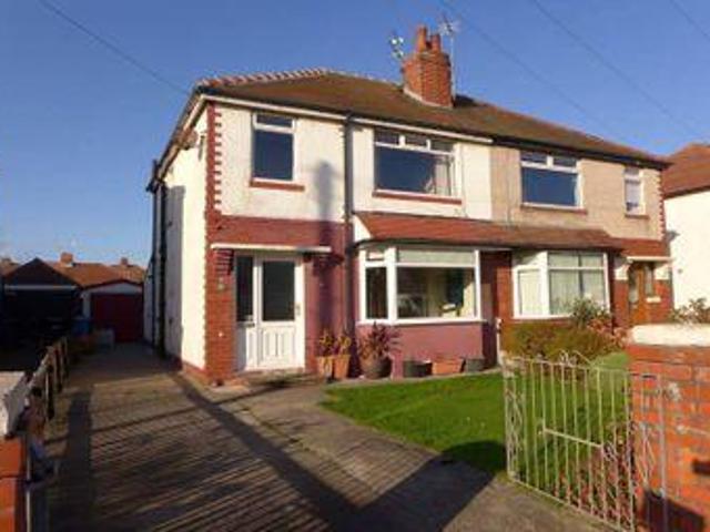 3 Bedrooms Semi detached house for sale in Durham Avenue, Thornton Cleveleys FY5