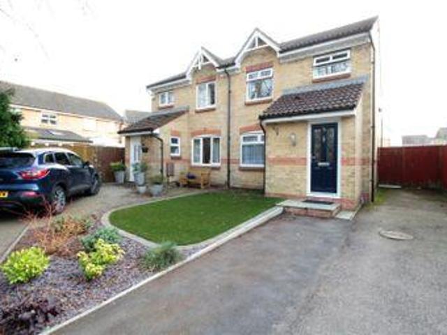 3 Bedrooms Semi detached house for sale in Emsworth Close, Maidenbower, Crawley RH10