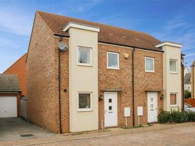 3 Bedrooms Semi detached house for sale in Eaton Hall Crescent, Broughton Gate, Milton Keynes, Bucks MK10