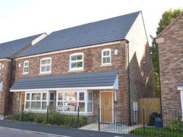 3 Bedrooms Semi detached house for sale in Eagles Manor, Church Fenton, Tadcaster LS24