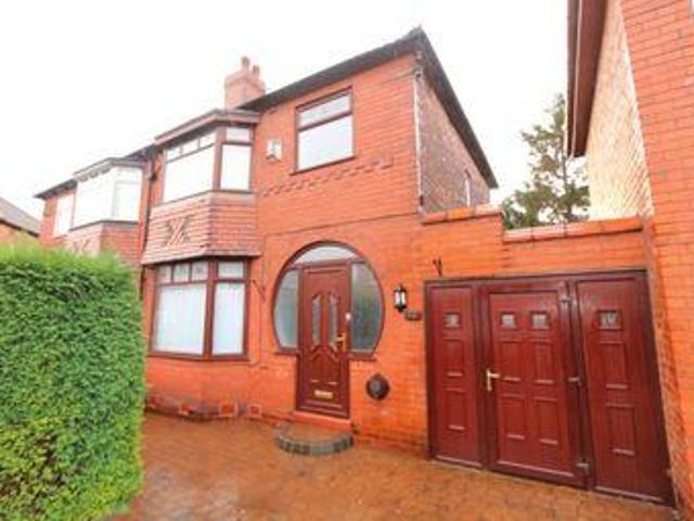 3 Bedrooms Semi detached house for sale in Earlston Avenue, Denton, Manchester M34