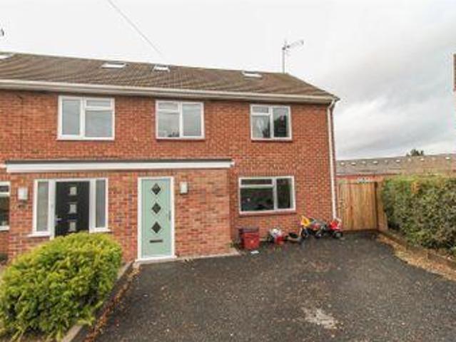 3 Bedrooms Semi detached house for sale in East Dene, Leamington Spa CV32