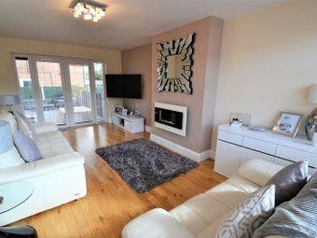 3 Bedrooms Semi detached house for sale in Eccles Road, South Swinton, Manchester M27