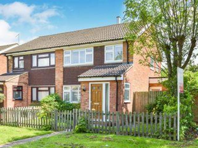 3 Bedrooms Semi detached house for sale in Eden Walk, Bletchley, Milton Keynes MK3