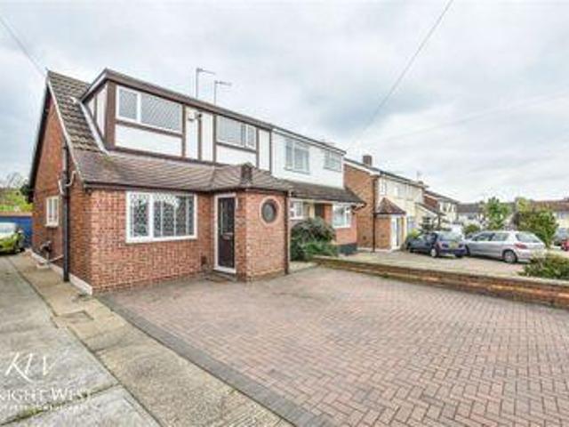 3 Bedrooms Semi detached house for sale in Edison Gardens, Colchester, Essex CO4