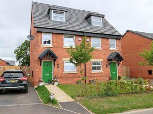 3 Bedrooms Semi detached house for sale in Elgan Crescent, Sandbach CW11