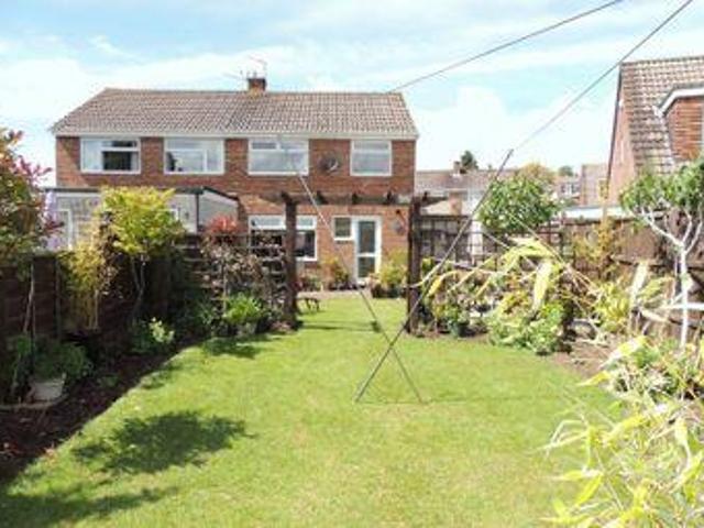 3 Bedrooms Semi detached house for sale in Ellacombe Road, Longwell Green, Bristol BS30