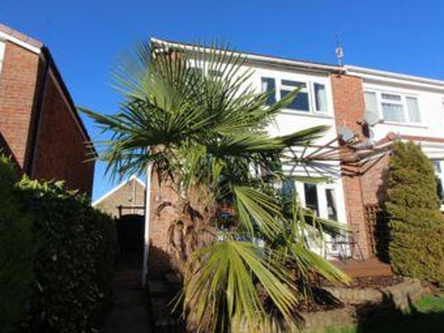 3 Bedrooms Semi detached house for sale in Elm Court, Woodfieldside, Blackwood NP12