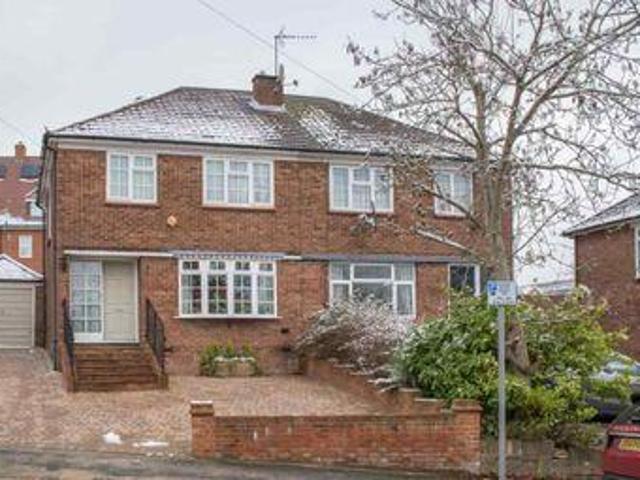 3 Bedrooms Semi detached house for sale in Elmbank Avenue, Arkley, Barnet EN5