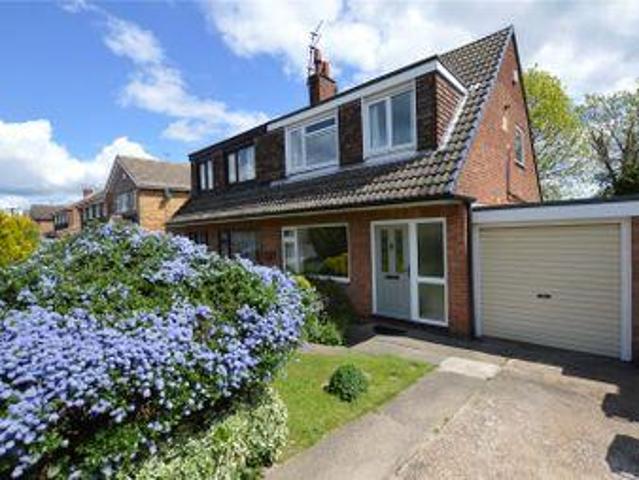 3 Bedrooms Semi detached house for sale in Elmet Road, Barwick In Elmet, Leeds LS15