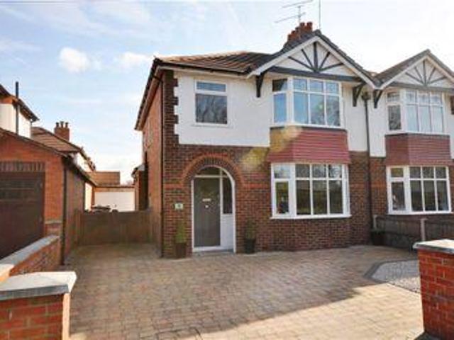 3 Bedrooms Semi detached house for sale in Elmwood Avenue, Hoole, Chester CH2