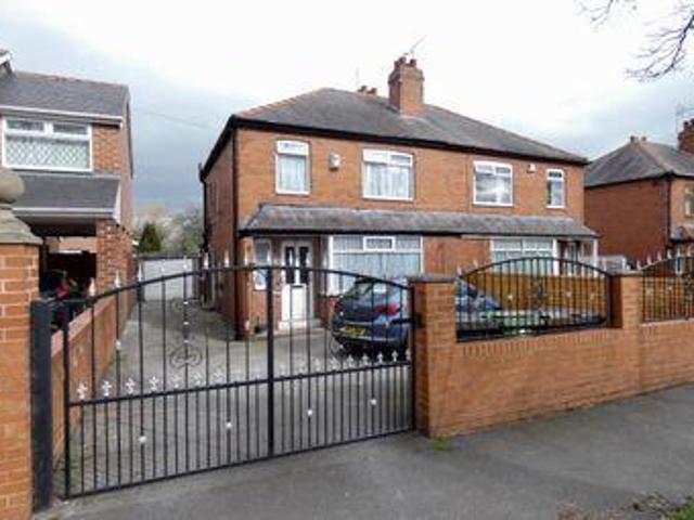 3 Bedrooms Semi detached house for sale in Foundry Lane, Leeds LS9