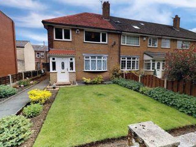 3 Bedrooms Semi detached house for sale in Fold Road, Radcliffe, Manchester M26