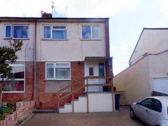 3 Bedrooms Semi detached house for sale in Forest Walk, Kingswood, Bristol BS15