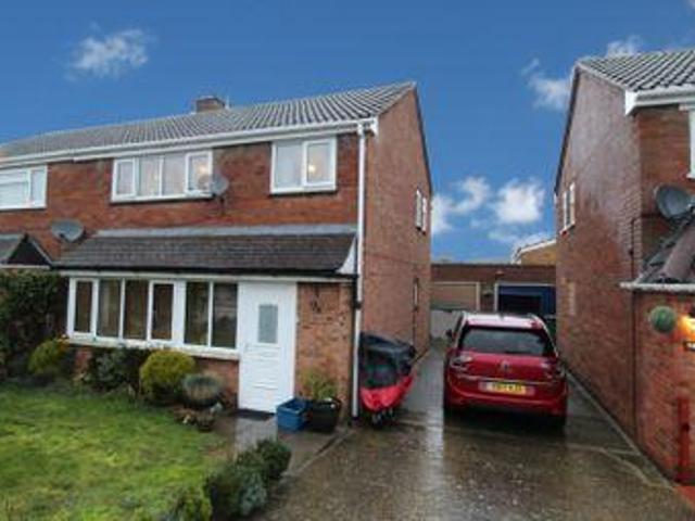 3 Bedrooms Semi detached house for sale in Forfar Drive, Milton Keynes MK3