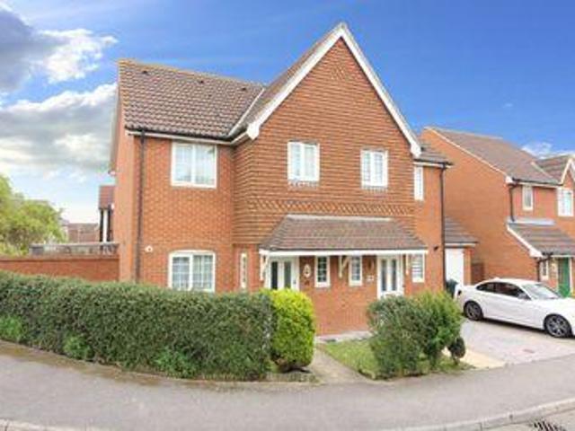 3 Bedrooms Semi detached house for sale in Forum Way, Ashford TN23