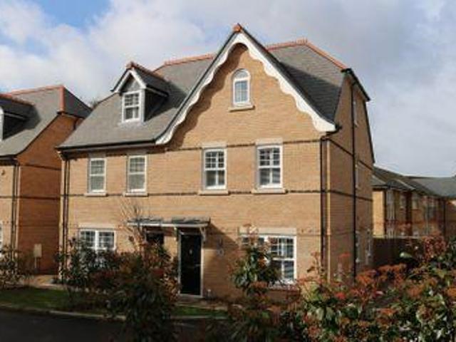 3 Bedrooms Semi detached house for sale in Fair Acre, High Wycombe HP13
