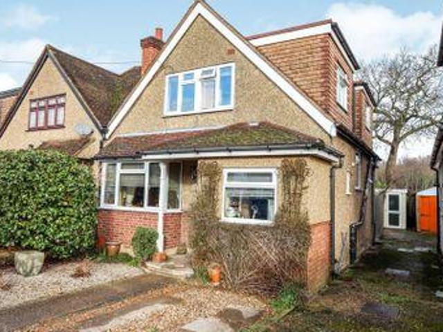 3 Bedrooms Semi detached house for sale in Fairfax Road, Woking GU22