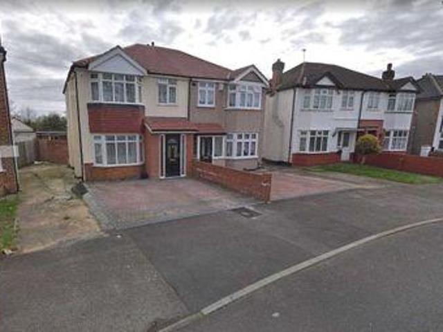 3 Bedrooms Semi detached house for sale in Fairholme Cres Hayes, 100, Hayes UB4