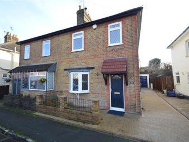 3 Bedrooms Semi detached house for sale in Fairview Road, Taplow, Maidenhead SL6