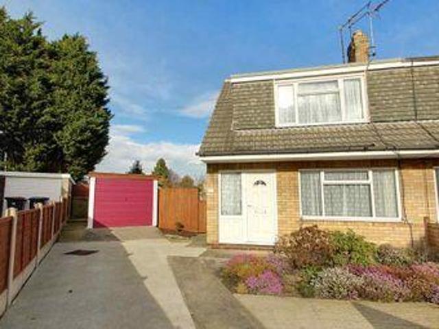3 Bedrooms Semi detached house for sale in Fairways Close, Harrogate HG2