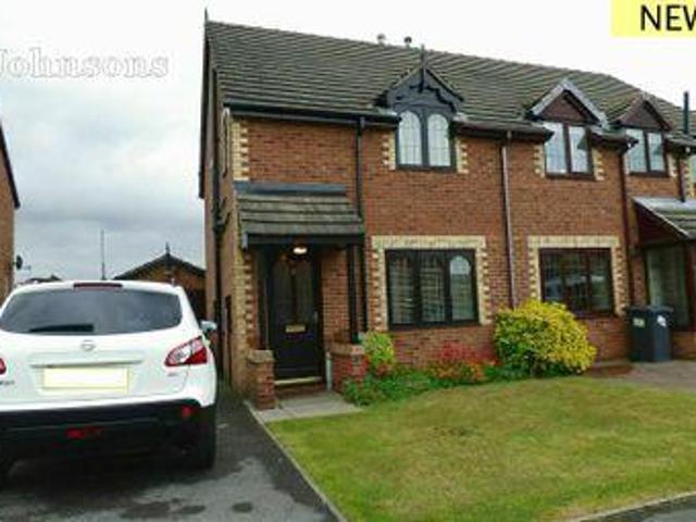 3 Bedrooms Semi detached house for sale in Far Field Close, Edenthorpe, Doncaster. DN3