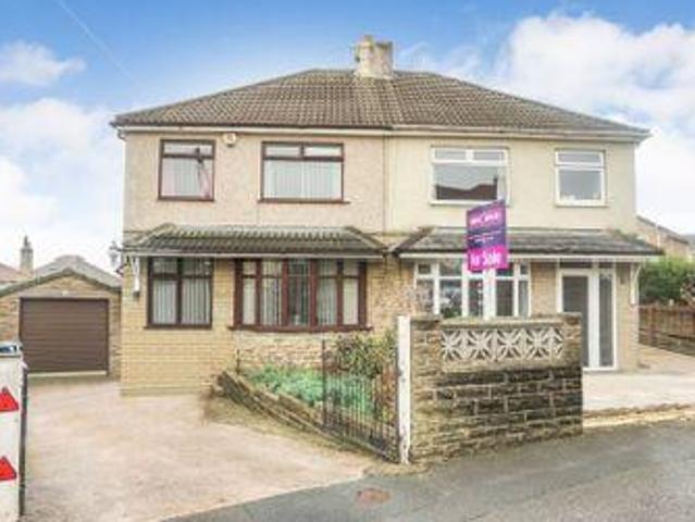 3 Bedrooms Semi detached house for sale in Farfield Crescent, Bradford BD6