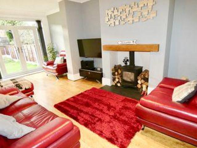 3 Bedrooms Semi detached house for sale in Farley Avenue, Manchester M18