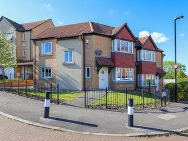3 Bedrooms Semi detached house for sale in Farm View Close, Hackenthorpe, Sheffield S12