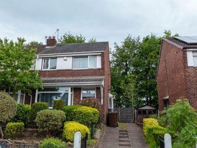 3 Bedrooms Semi detached house for sale in Farm Lane, Prestwich, Manchester M25