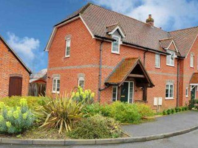 3 Bedrooms Semi detached house for sale in Farmhouse Mews, Thatcham RG18