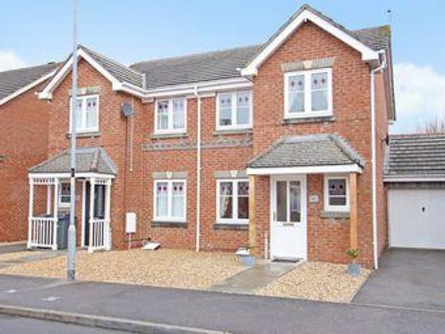 3 Bedrooms Semi detached house for sale in Fell Road, Westbury BA13